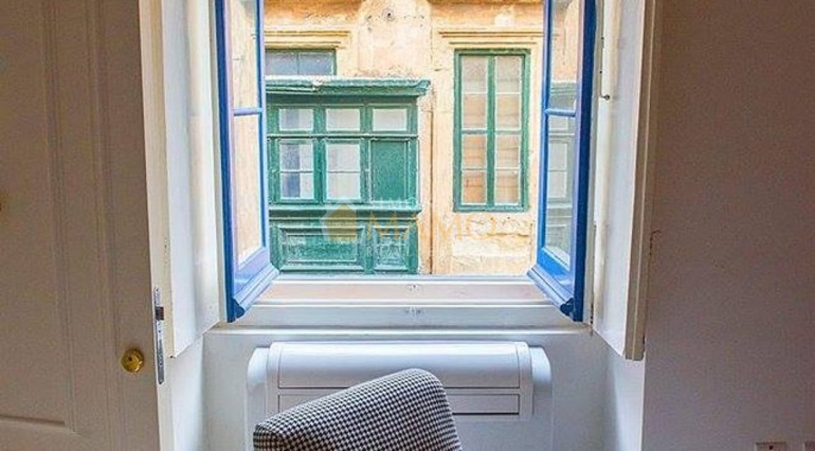 Real Estate Malta: Studio flat in Valletta to Let | Simon Mamo Real Estate in Malta, Gozo