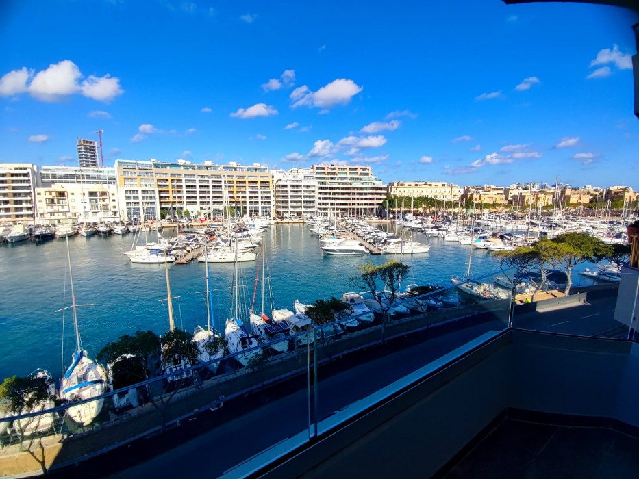Flats for rent in Malta: Seafront centrally located 3 bedroom apartment ...
