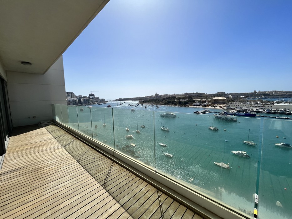 Stunning 2 Bedroom Seafront Apartment with Large Terrace and ...