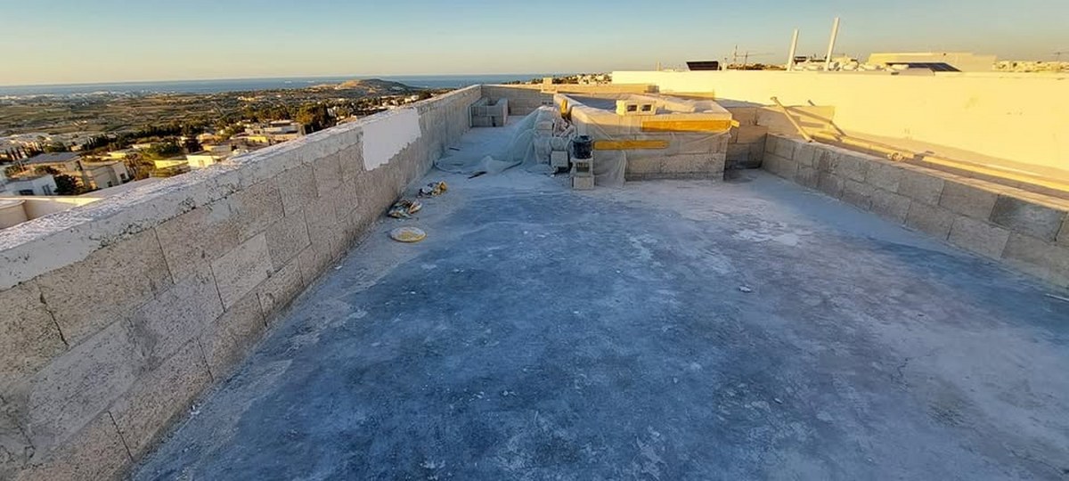 Spacious 2-Bedroom Penthouse with Roof Terrace & Optional 3-Car Garage ...